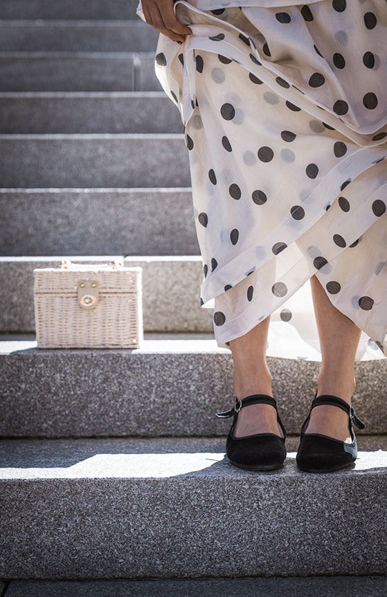 Kinaskor i bomullssammet, svart – Katrin Bååth | Ateljén